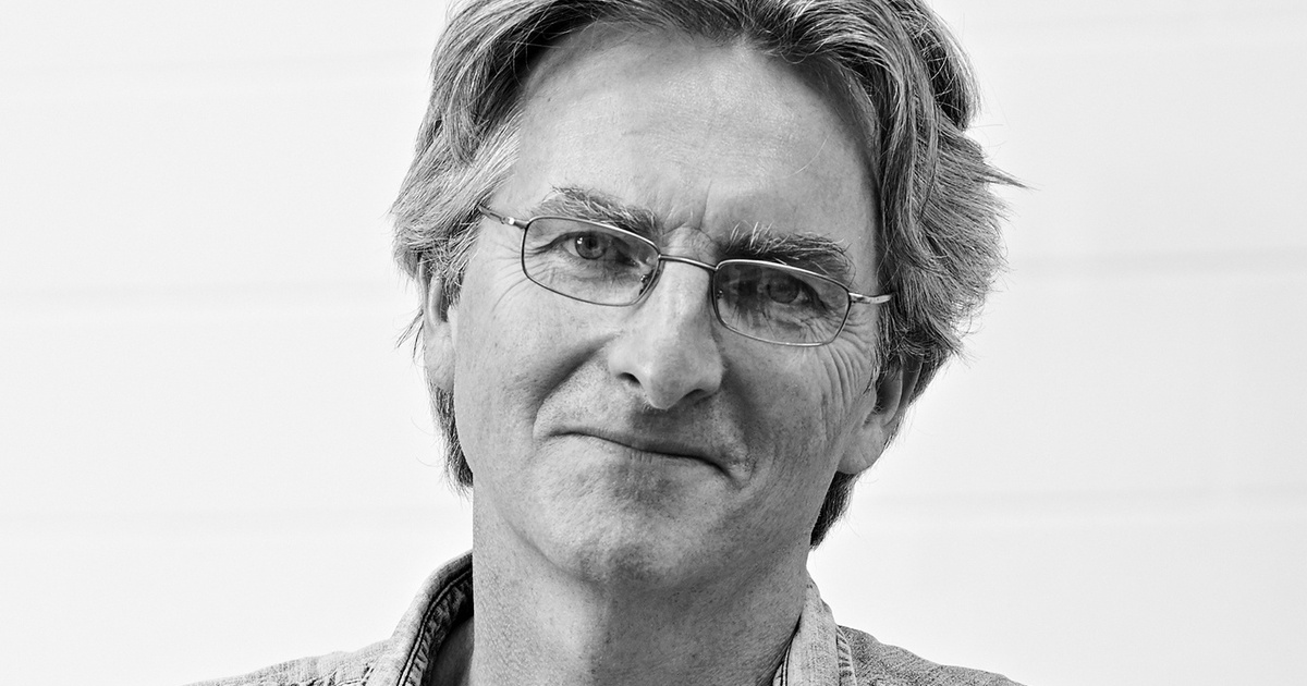 Contact | Simon Hitchens